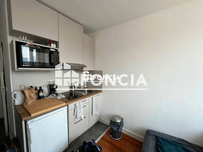 Appartement à louer - Centre Ville, Chambéry - 1 pièce