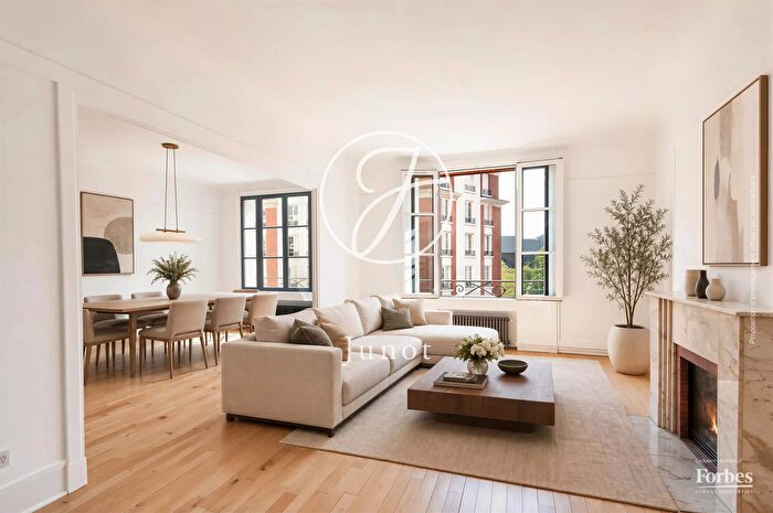 Paris 16ème, Porte de Saint-Cloud, Auteuil-Sud : Appartement 5 pièces à vendre