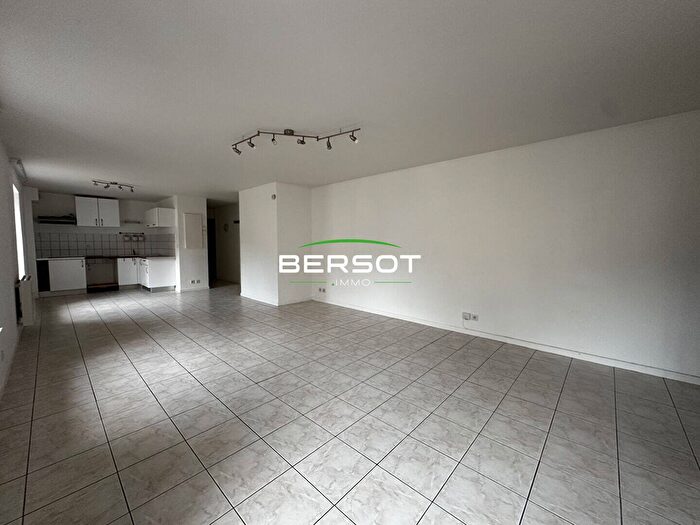 Appartement à louer - Goux-les-Usiers - 4 pièces - 3 chambres