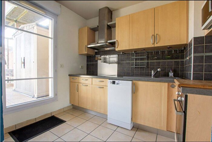 Appartement à louer - Bobigny - 3 pièces - 2 chambres