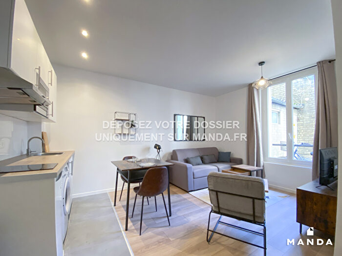 Appartement à louer - Saint-Ouen, Rosiers, Les Puces - 1 pièce - 1 chambre