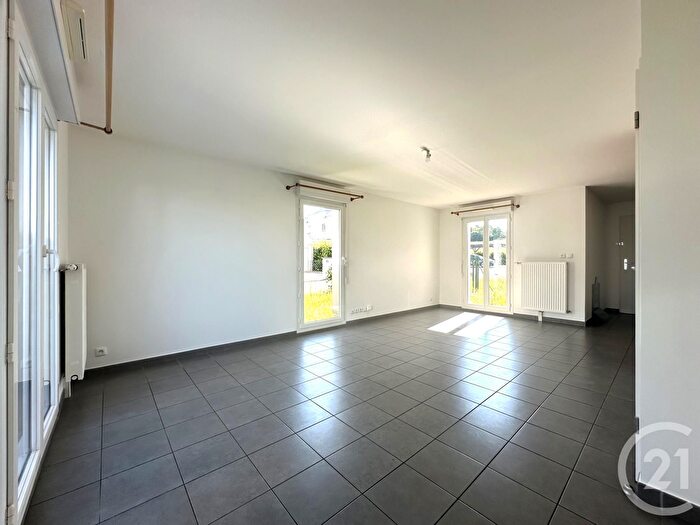 Maison à louer - Chartres, Rechèvres - 4 pièces - 3 chambres