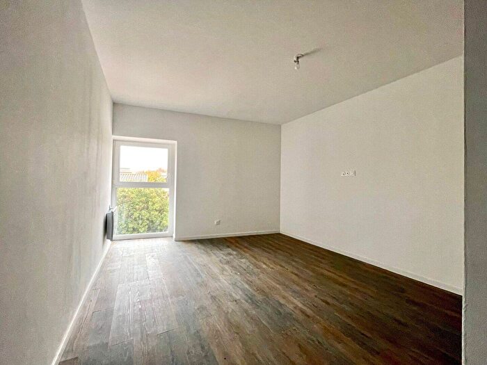 Agglomeration, Sénas : Appartement 2 pièces à louer
