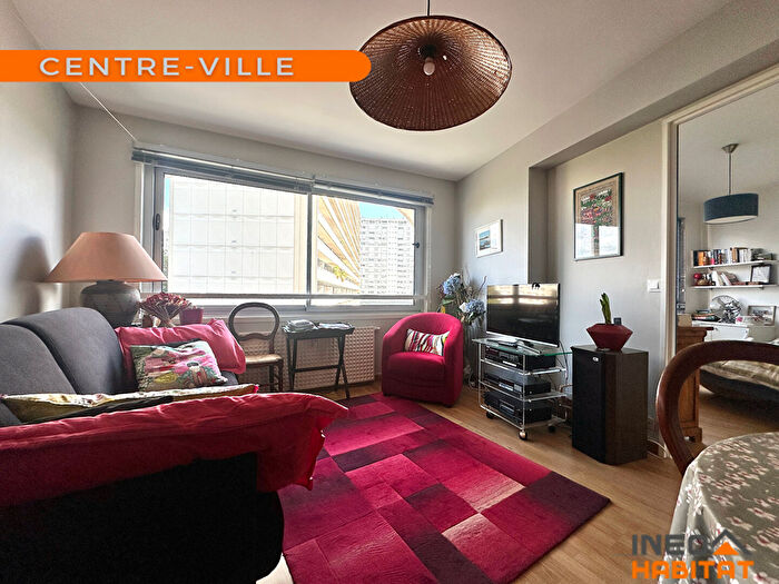 Appartement à vendre - Quartiers Ouest, Bourg lEvesque - 2 pièces - 1 chambre