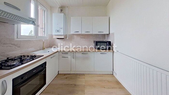 Saint Exupery, Mantes-la-Jolie : Appartement 4 pièces à louer