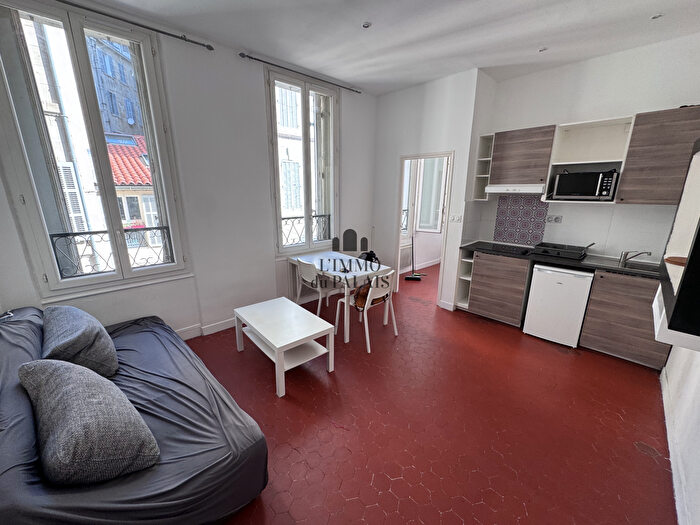 Appartement 2 pièces à Marseille 1er, Chapitre, à louer