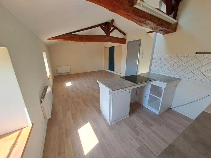 Centre Ville, Saint-Jean-d'Angély - Appartement 2 pièces à louer
