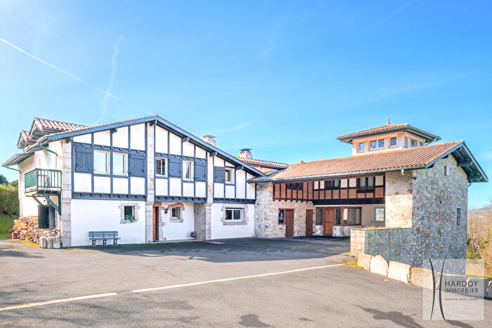 Maison à vendre - Urrugne - 10 pièces - 7 chambres