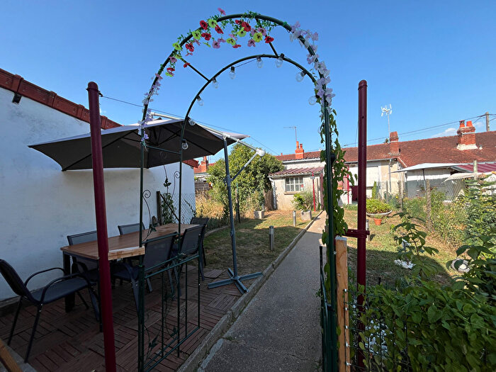 Maison 3 pièces à Jouet-sur-l'Aubois, à vendre