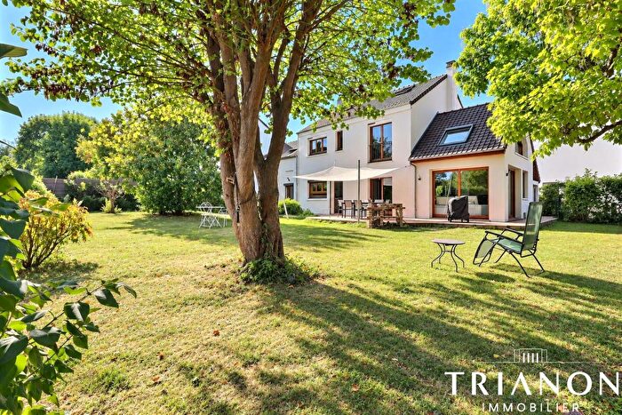 Maison 9 pièces à vendre à Villepreux