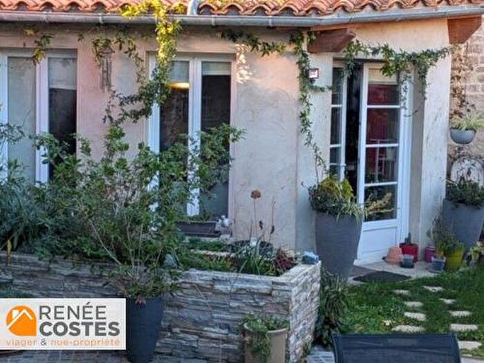 Maison à vendre - Brioux-sur-Boutonne - 6 pièces - 6 chambres