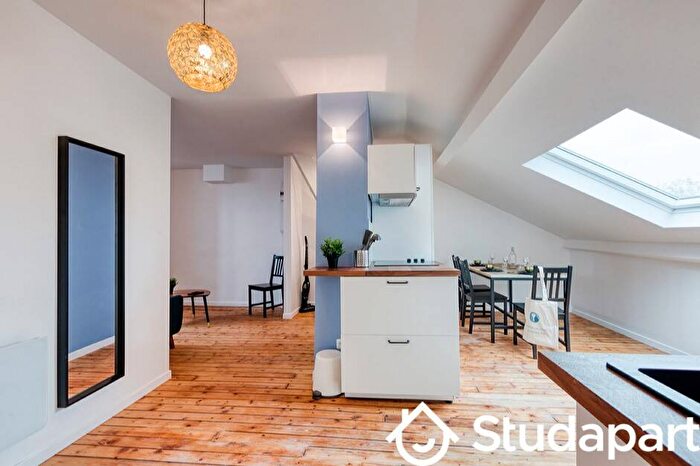 Appartement à louer - Rive de Seine Sud Est, Melun - 1 pièce - 1 chambre