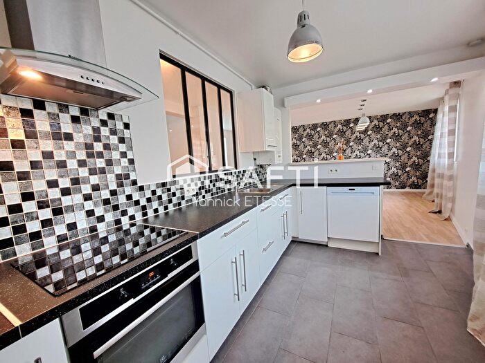 Appartement à vendre - Pierrelaye - 4 pièces - 2 chambres