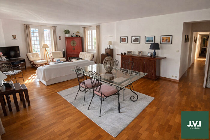 Appartement à vendre - Montmorency, Centre Montmorency - 5 pièces - 3 chambres