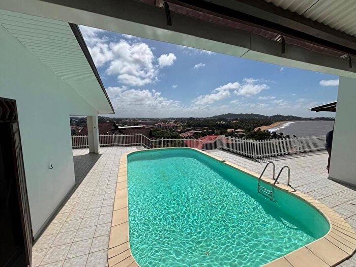 Maison 5 pièces à Cayenne, à louer