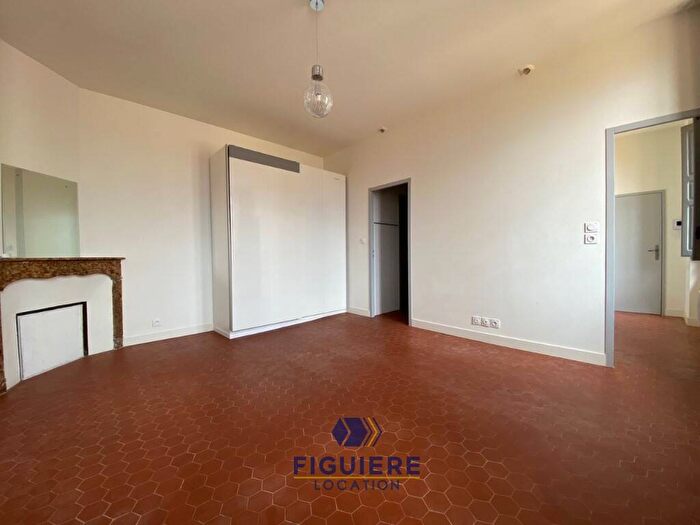 Appartement à louer - Centre Ville, Aix-en-Provence - 1 pièce