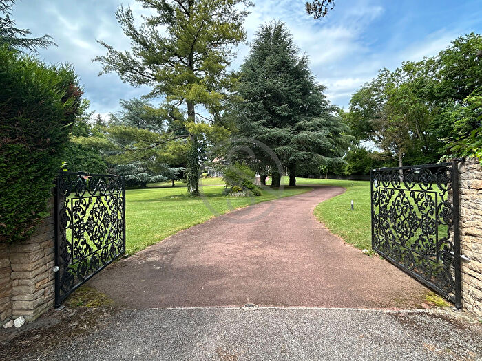 Maison à vendre - Mottier - 11 pièces - 6 chambres