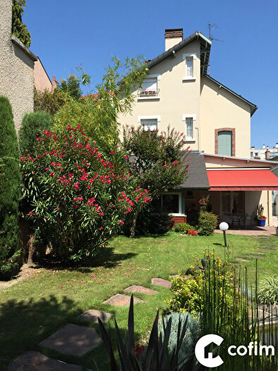 Maison à vendre - Tarbes, Centre-ville - 10 pièces - 5 chambres