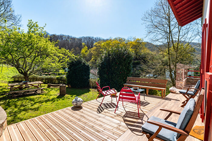 Maison à vendre - Biriatou - 5 pièces - 4 chambres