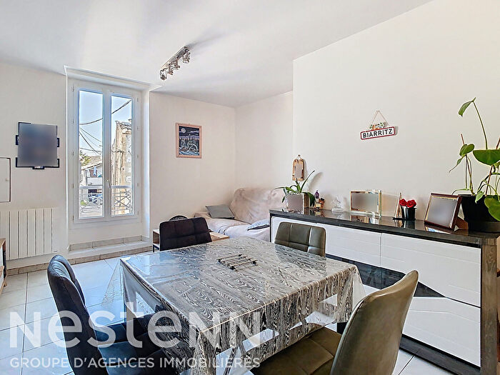 Appartement à vendre - Eyguières - 3 pièces - 2 chambres