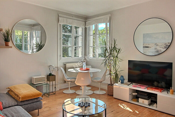 Suresnes, Cité Jardins - Appartement 2 pièces à vendre