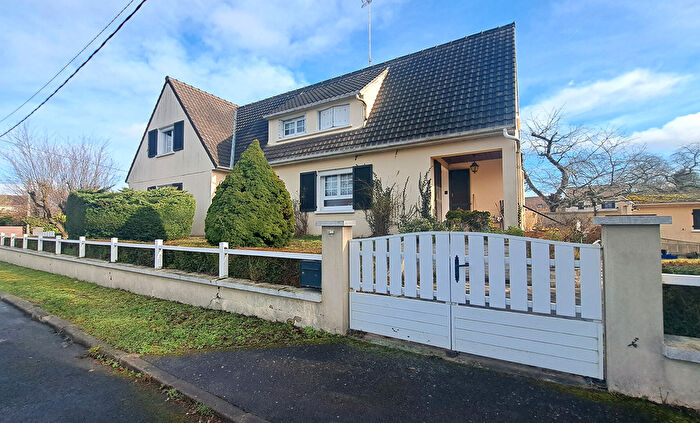 Maison à vendre - Beaumont-sur-Oise - 6 pièces - 4 chambres