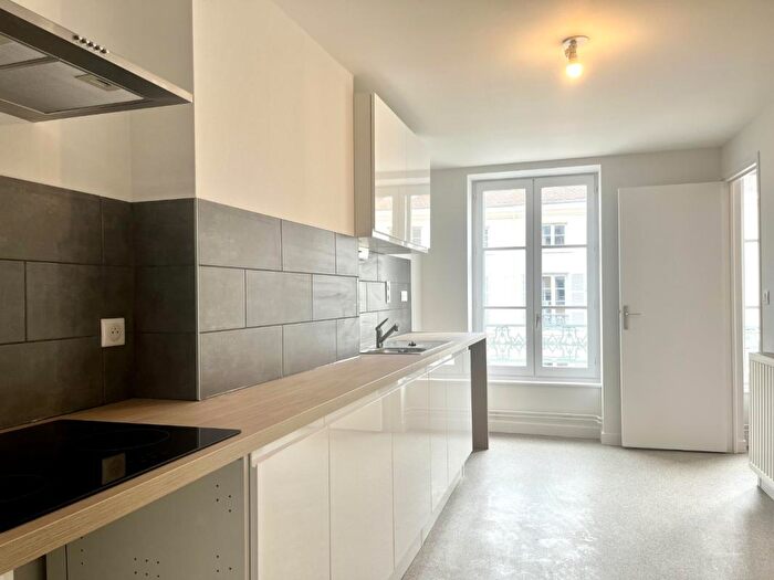 Appartement 2 pièces à Roanne, Centre-ville, Varenne, à louer