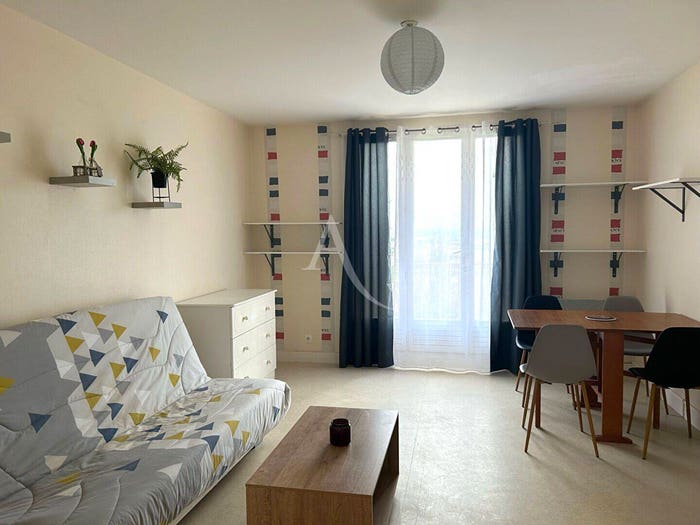 Gazonfier-Espal, Le Mans : Appartement 1 pièce à louer