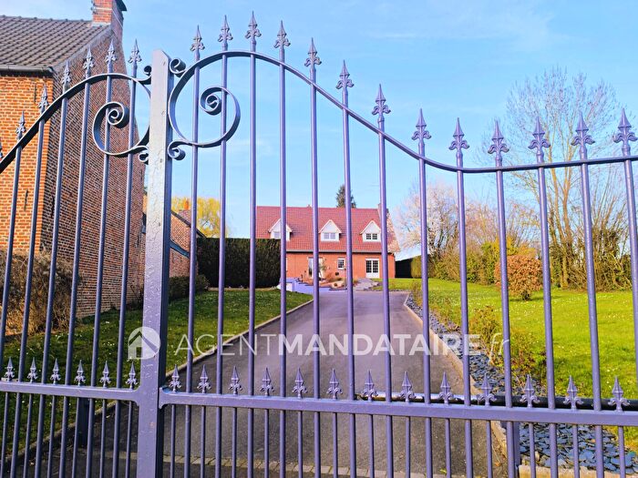 Maison à vendre - Sebourg - 6 pièces - 4 chambres