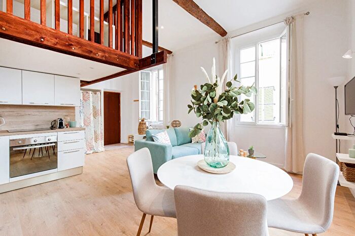 Appartement à louer - Antibes, Coeur de ville - 1 pièce - 1 chambre