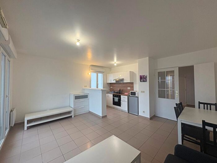 Appartement à louer - Corbeil-Essonnes, Montconseil - 2 pièces - 1 chambre