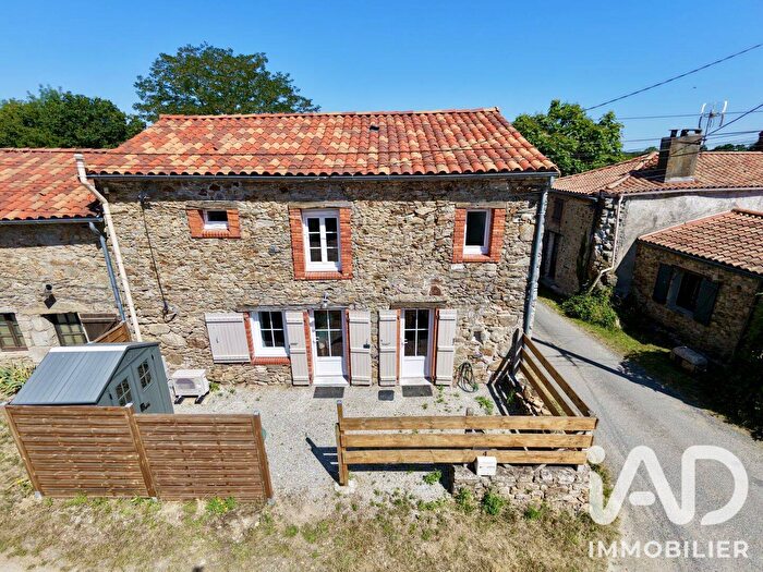 Le Poiré-sur-Vie : Maison 4 pièces à louer