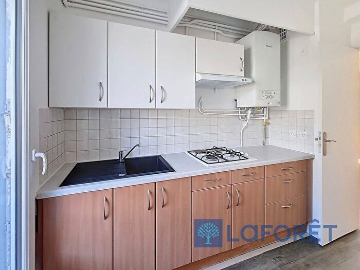 Appartement à louer - Centre Ville, La Valette-du-Var - 3 pièces - 1 chambre