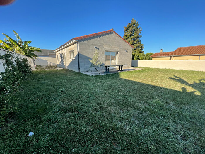 Maison 4 pièces à louer à Beausemblant