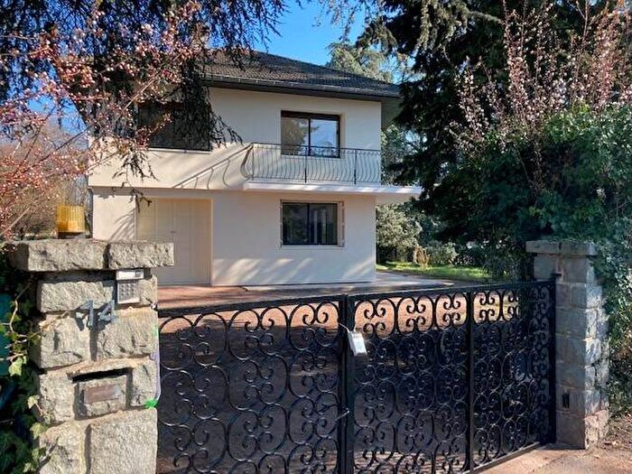 Maison à louer - Le-Perollier, Écully - 1 pièce - 5 chambres