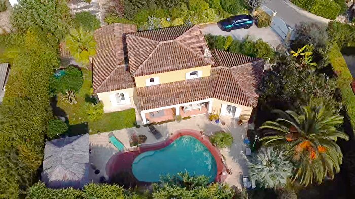 Maison 6 pièces à vendre à Vence, Sainte Elisabeth, Les Cayrons, Poutaouch