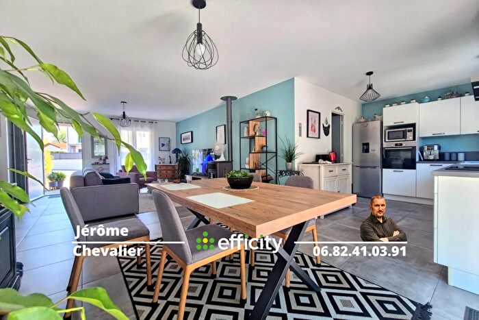 Parentignat - Maison 4 pièces à vendre