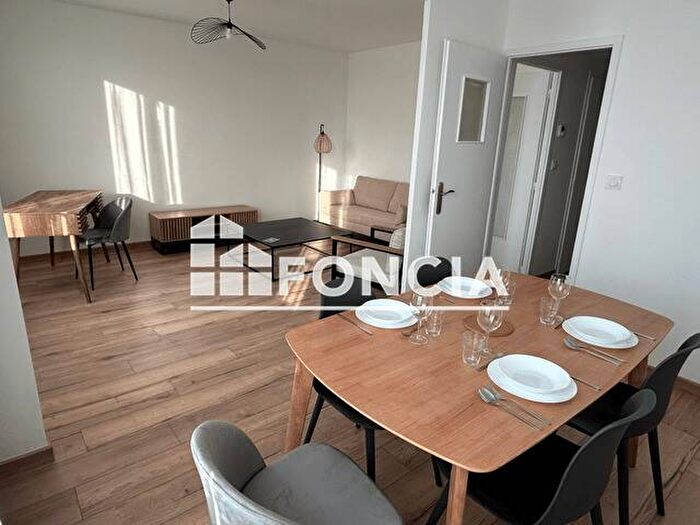 Appartement à louer - Clos de la Grande Salle, Fleury-les-Aubrais - 3 pièces - 2 chambres