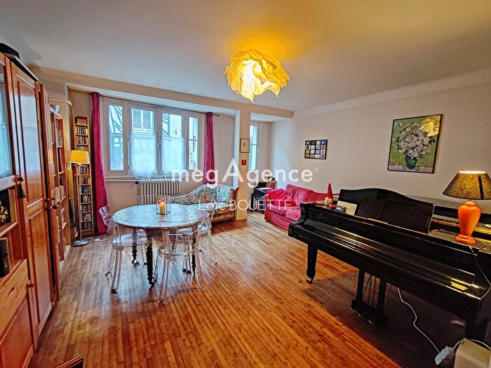 Appartement à vendre - Quartiers Centre, Centre-ville - 3 pièces - 2 chambres