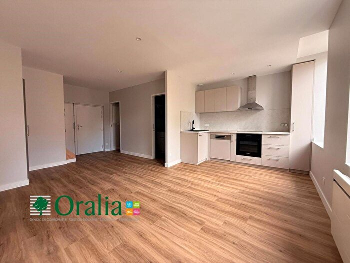 Appartement à louer - Sud, LArbresle - 3 pièces - 2 chambres