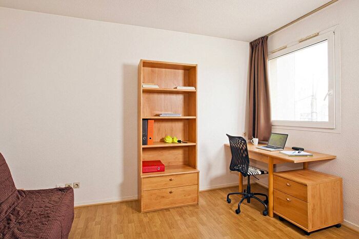Appartement 1 pièce à louer - Bastide-Horloge, Cergy
