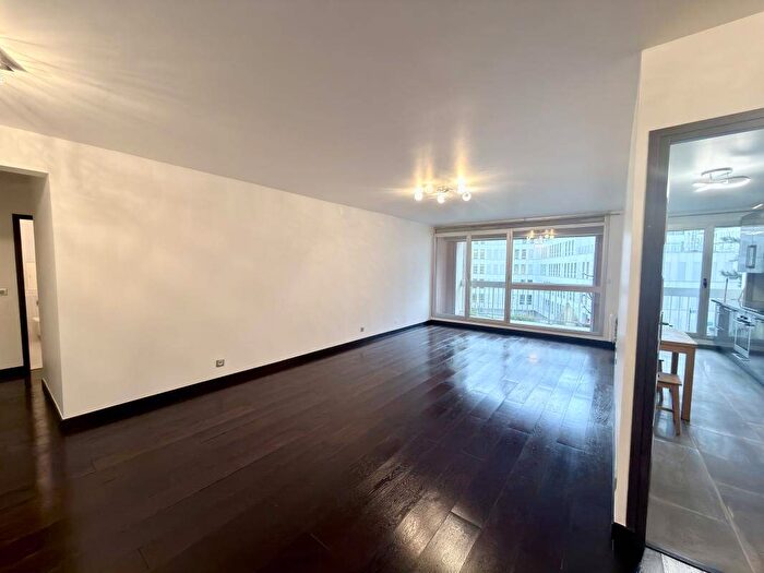 Appartement à louer - République, Puteaux - 5 pièces - 3 chambres