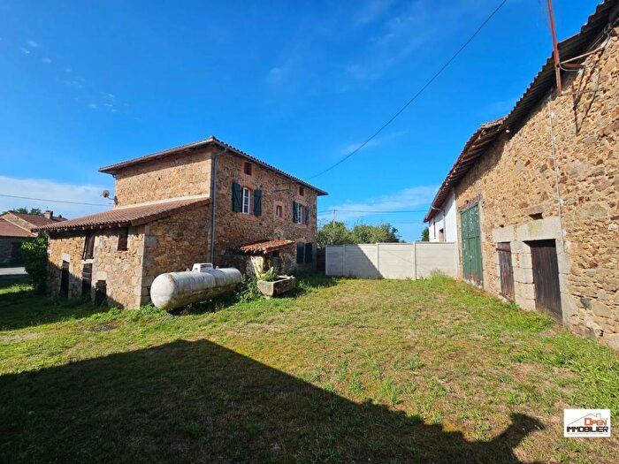 Maison à vendre - Peyrilhac - 5 pièces - 3 chambres