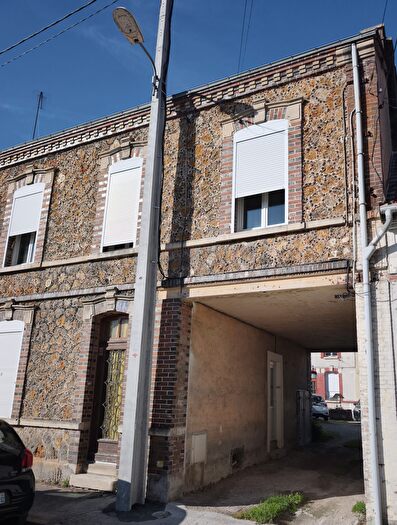 Maison à vendre - Romilly-sur-Seine, Centre-ville, Gare, Lion, Les Hauts Buissons - 5 pièces - 3 chambres