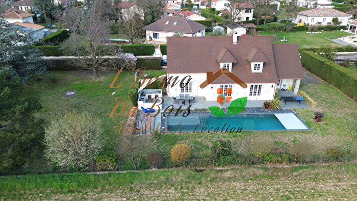 Maison à vendre - Roussillon - 7 pièces - 6 chambres