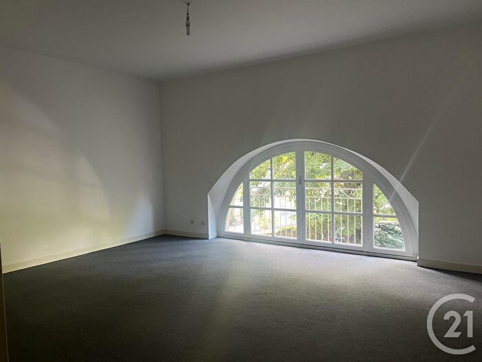 Appartement à louer - Brive-la-Gaillarde, Centre-ville, Pont Cardinal, Champanatier - 4 pièces - 3 chambres