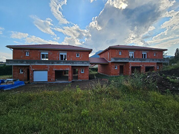 Maison à vendre - La Freissinouse - 4 pièces - 3 chambres