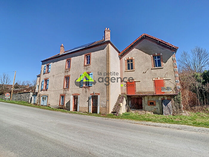 Maison à vendre - Saint-Médard-la-Rochette - 12 pièces - 5 chambres