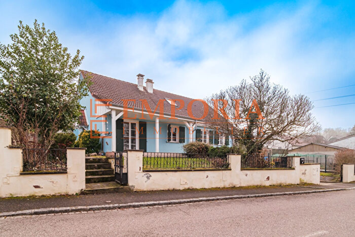 Maison à vendre - Altkirch - 6 pièces - 5 chambres