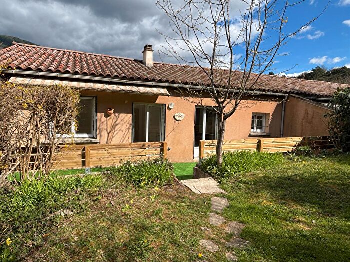 Appartement à louer - Meyras - 4 pièces - 3 chambres